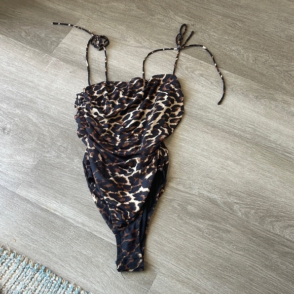 Princess Polly | Tops | Princess Polly Cheetah Bodysuit | Poshmark